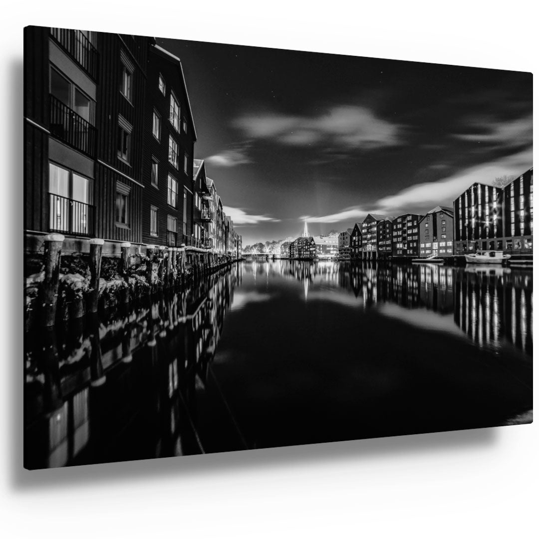 Gorgeous Trondheim Brygga in the night – AZIZ NASUTI ART GALLERY