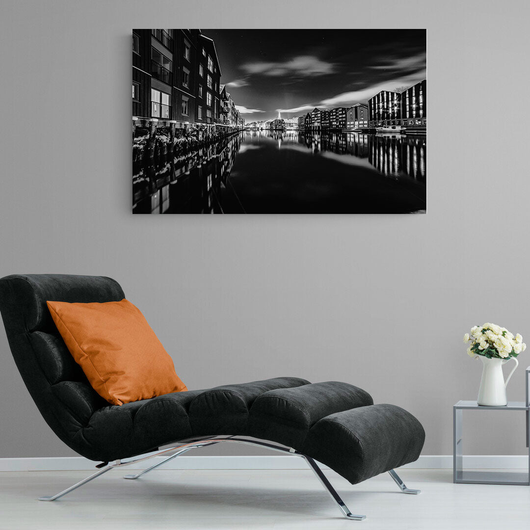 Gorgeous Trondheim Brygga in the night – AZIZ NASUTI ART GALLERY